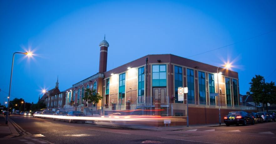Muslims attacked with stones and eggs outside Ilford Islamic centre ...