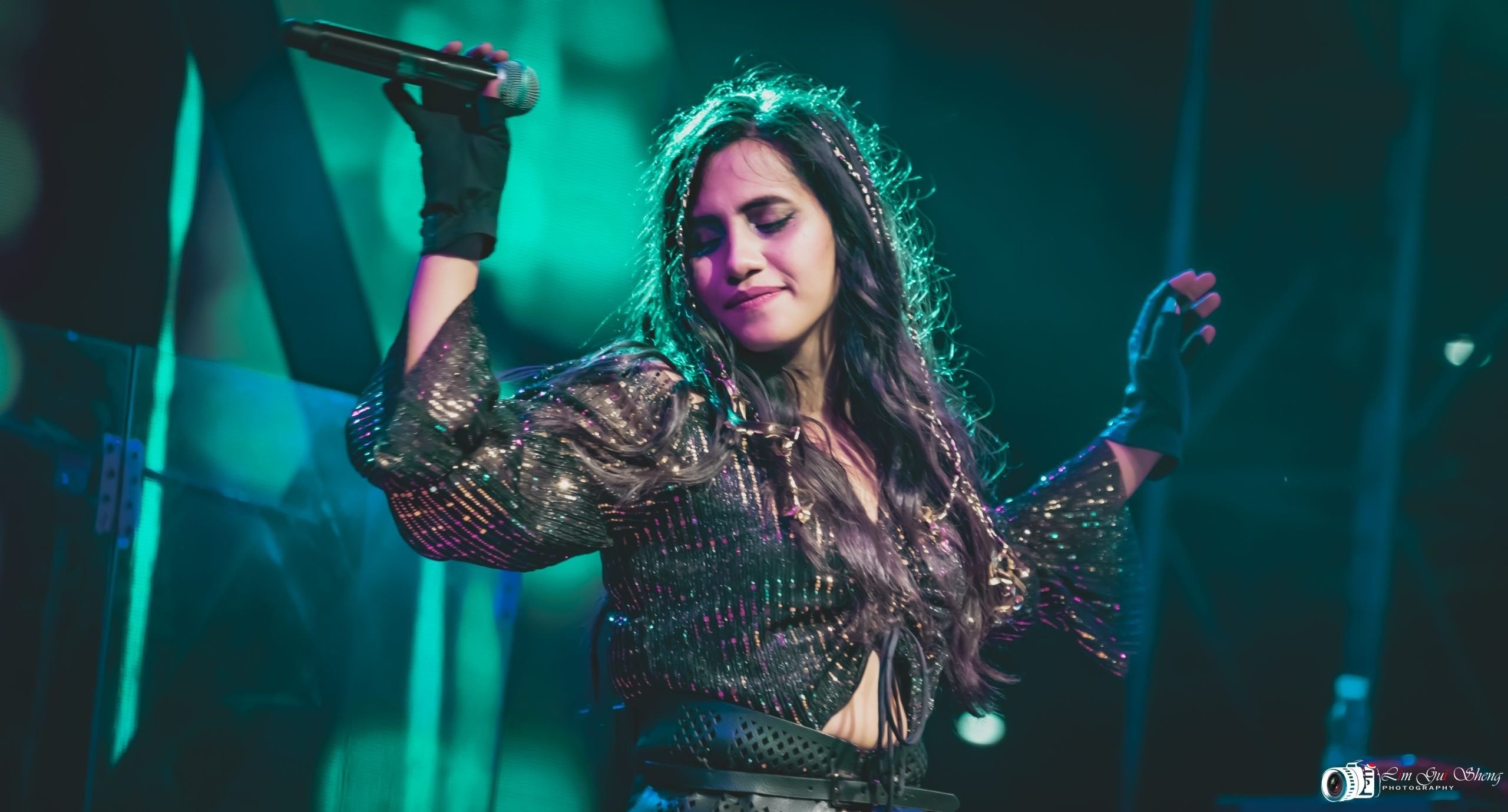 Method to Nikhita Gandhi’s vocal skill - EasternEye