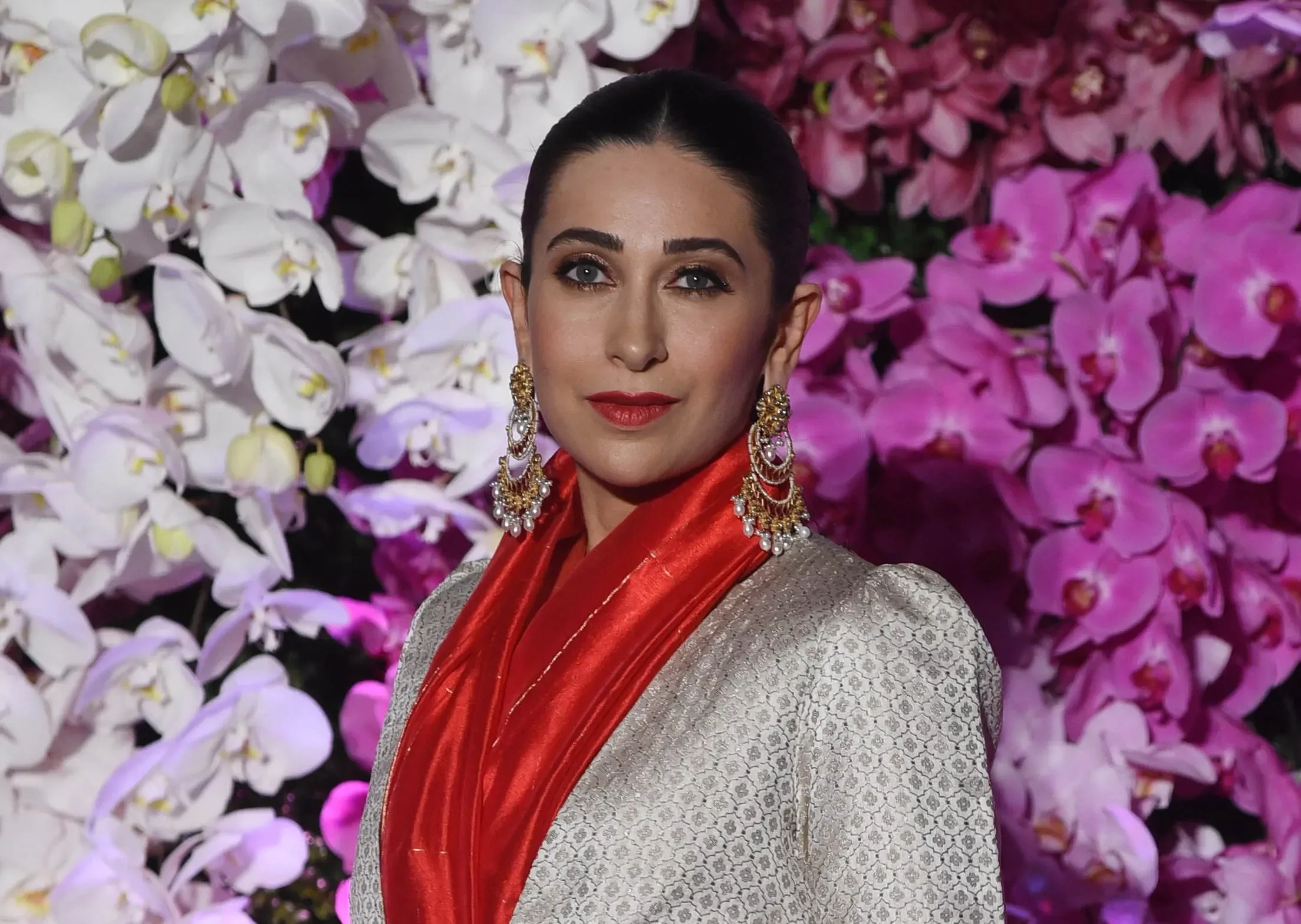 Karisma Kapoor completes 30 years in the industry, shares a still from ...