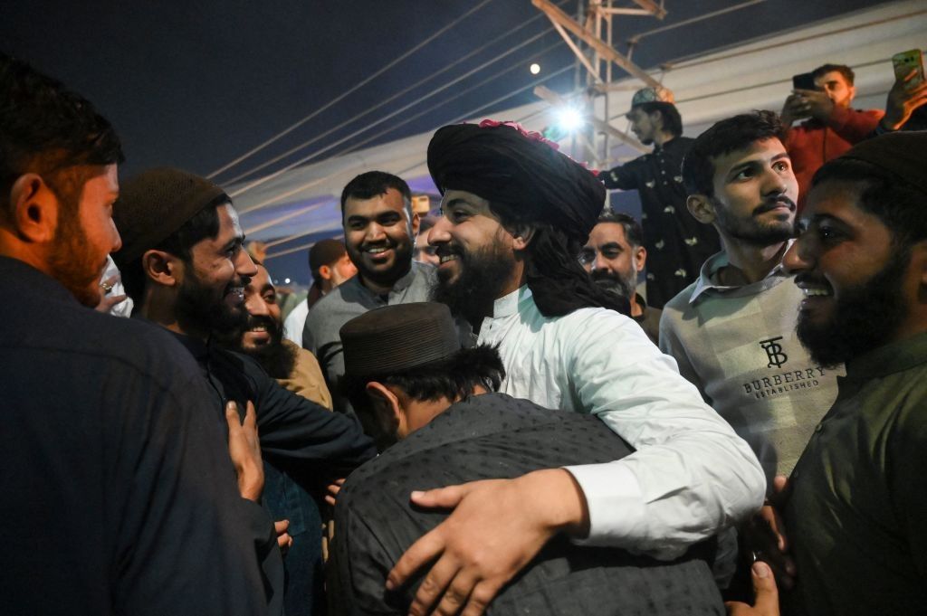 Pakistan frees leader of radical party behind anti-France protests ...