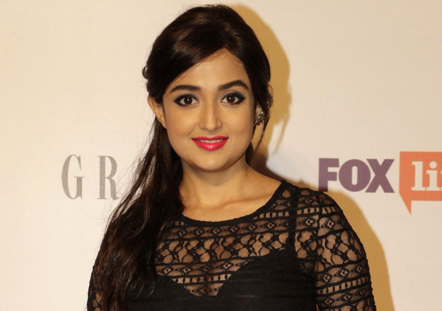 Monali Thakur begins filming Dukaan - EasternEye