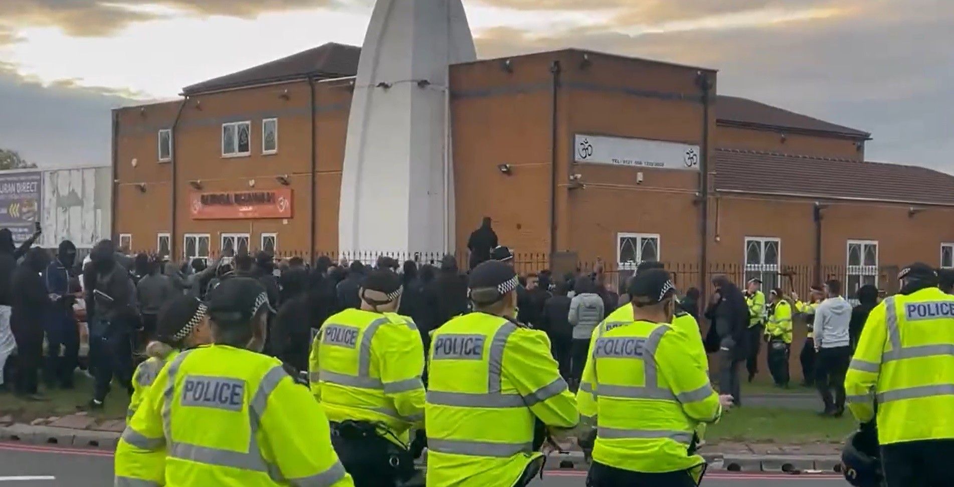 Watch: 200 masked men gathered outside Hindu temple as Leicester Muslim ...