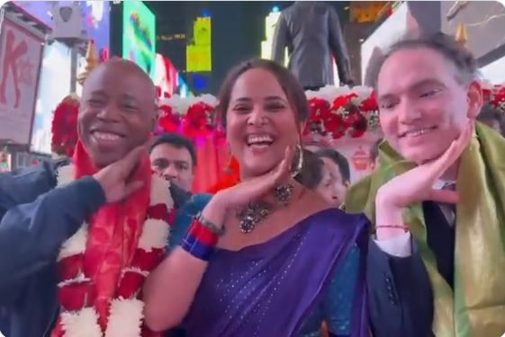 New York mayor performs Allu Arjun's famous hand gesture pose from ...