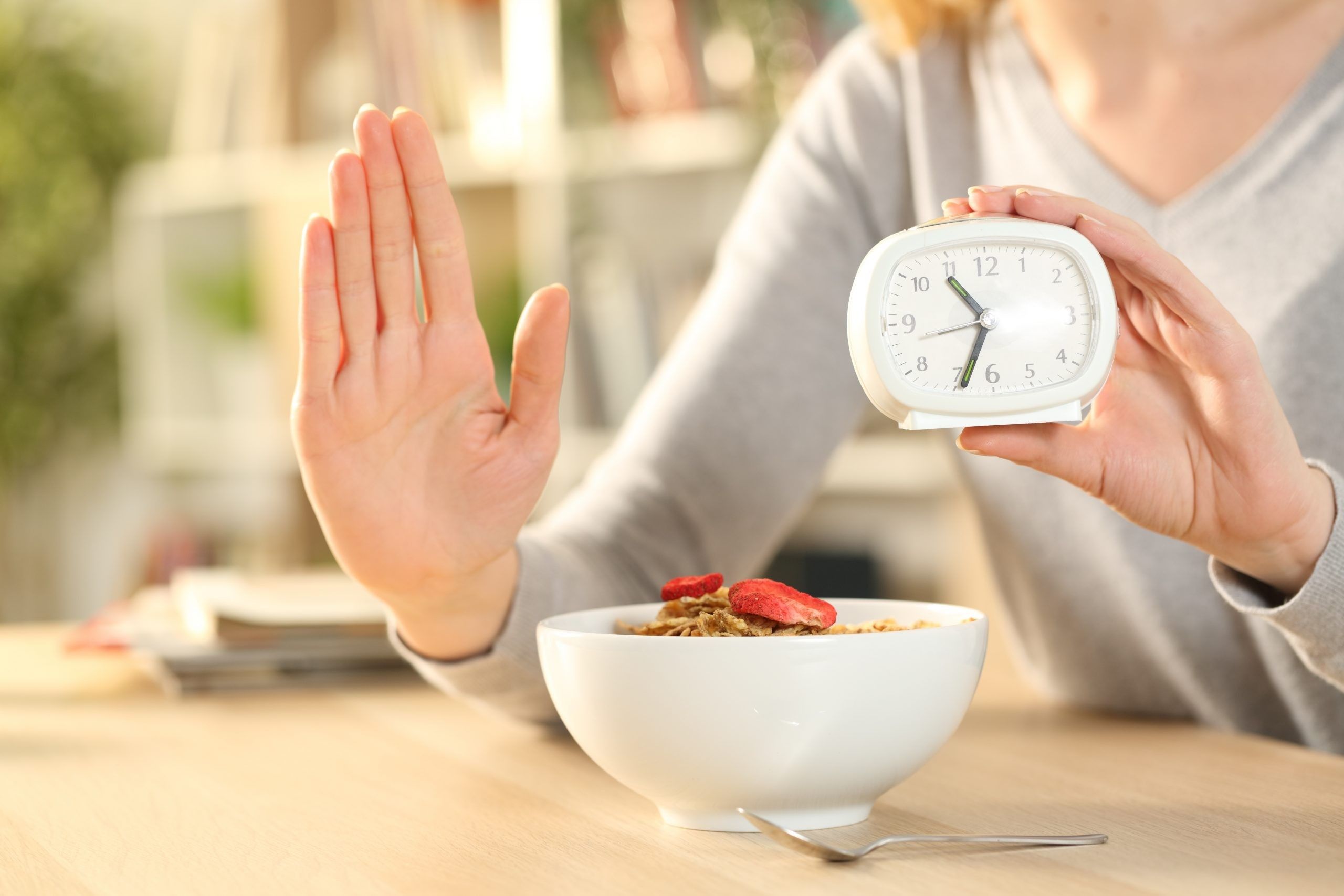 Intermittent fasting advocated by celebs may raise risk of early death ...