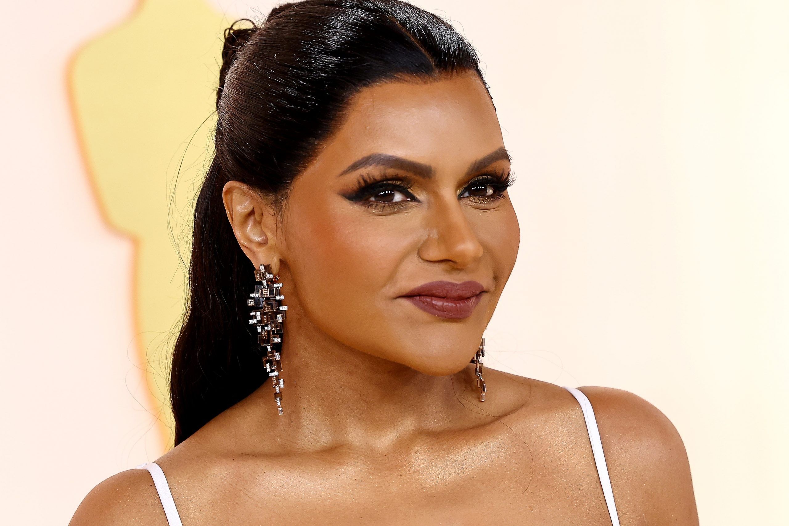 Mindy Kaling Remembers Late Mother After Accepting National Medal Of