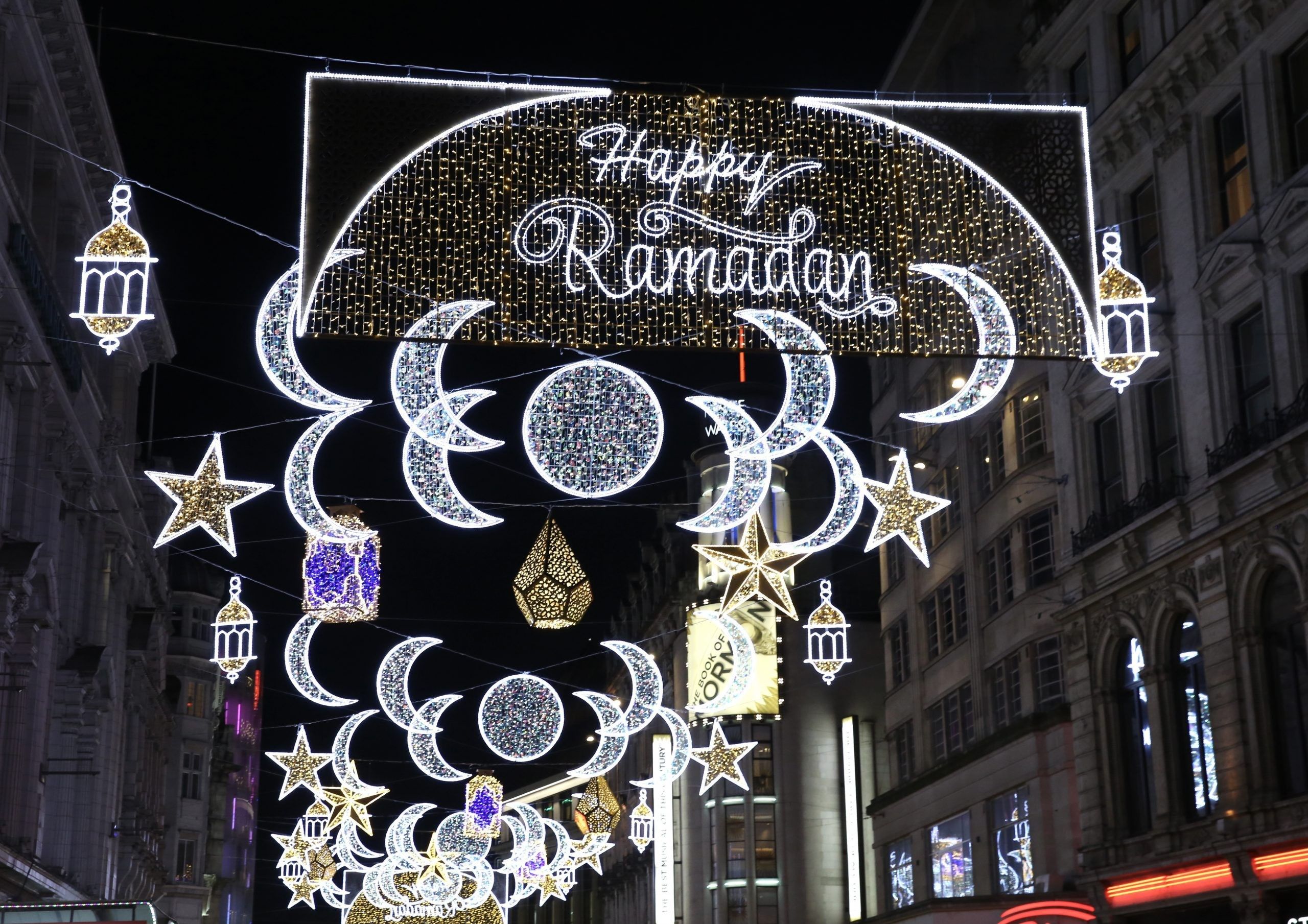 Ramadan Lights' street illuminations in Piccadilly Circus mark the ...