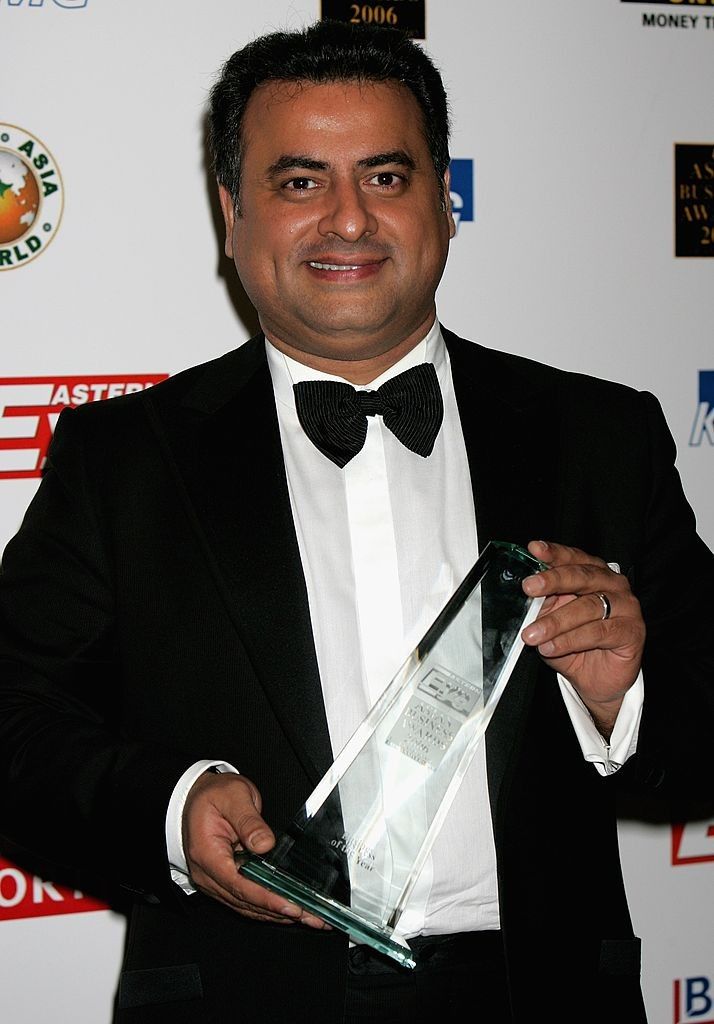 Denham Place Featured In James Bond Movies Put Up On Sale By Mike ...