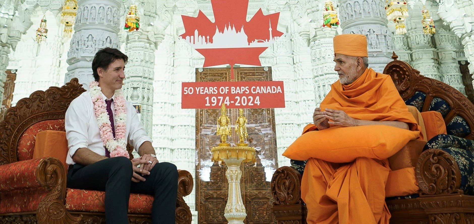 Justin Trudeau visits BAPS temple in Toronto - EasternEye