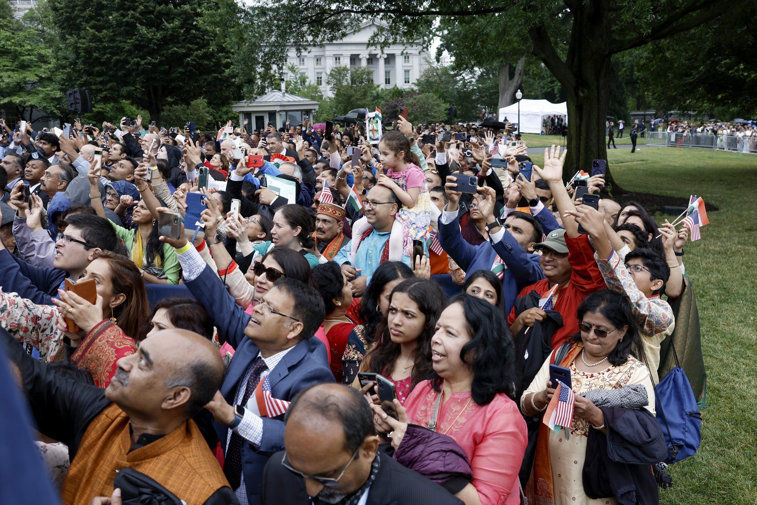 Survey: A third of Indian-Americans want to return to India - EasternEye