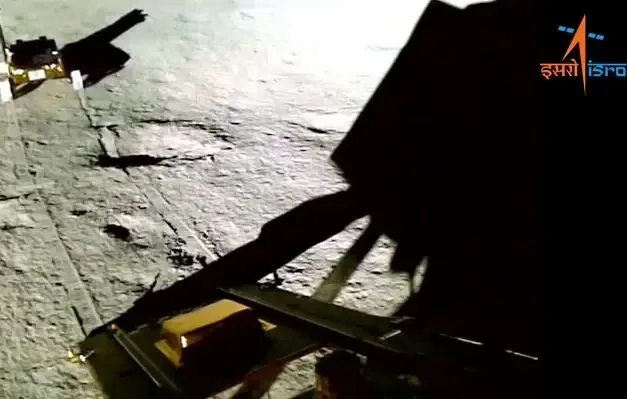 Chandrayaan-3: Indian rover confirms sulphur on Moon's south pole ...