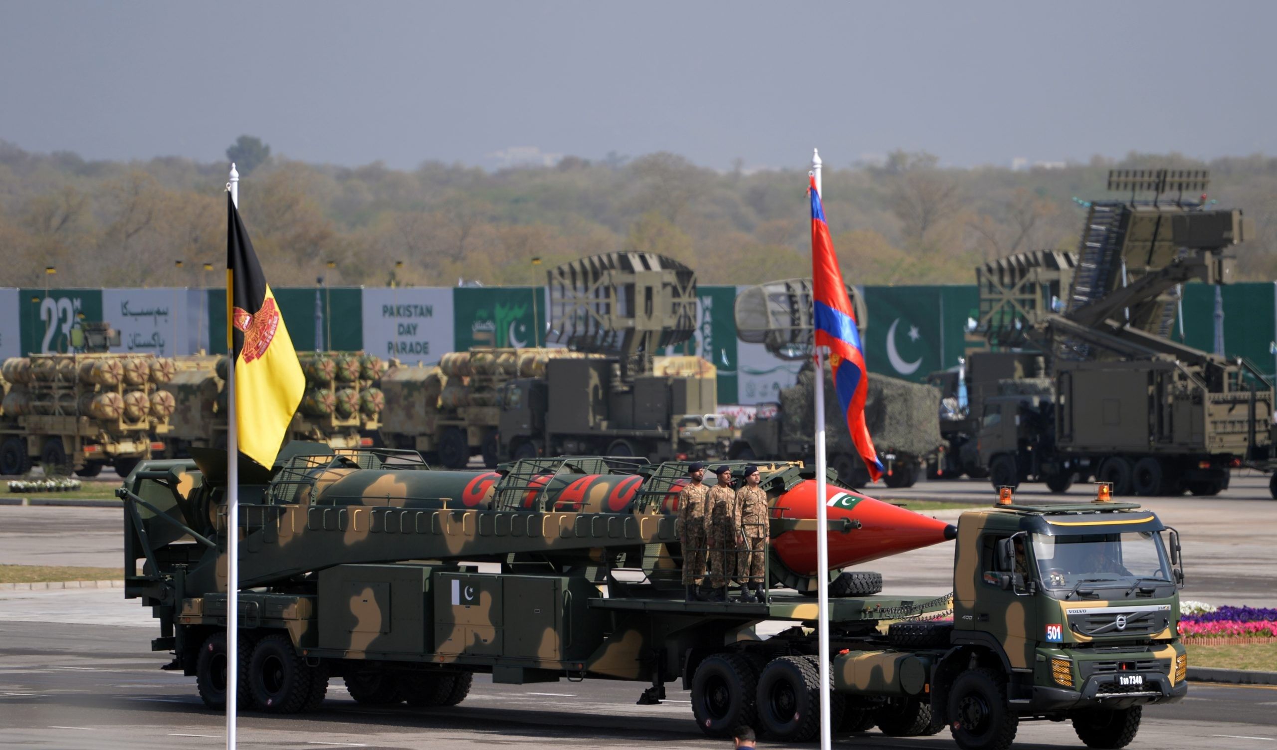 Pakistan holds 170 nuclear warheads, potential for 200 by 2025: Report ...