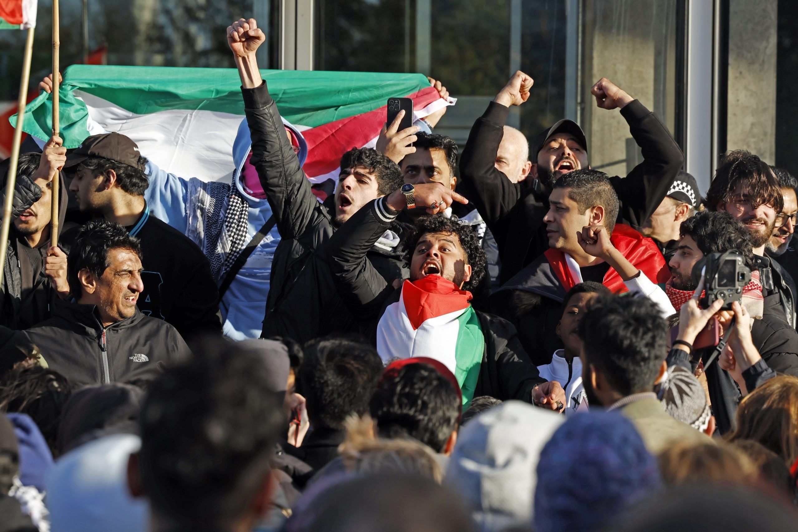 UK and US agencies warn about domestic terror threats amid Middle East crisis - EasternEye