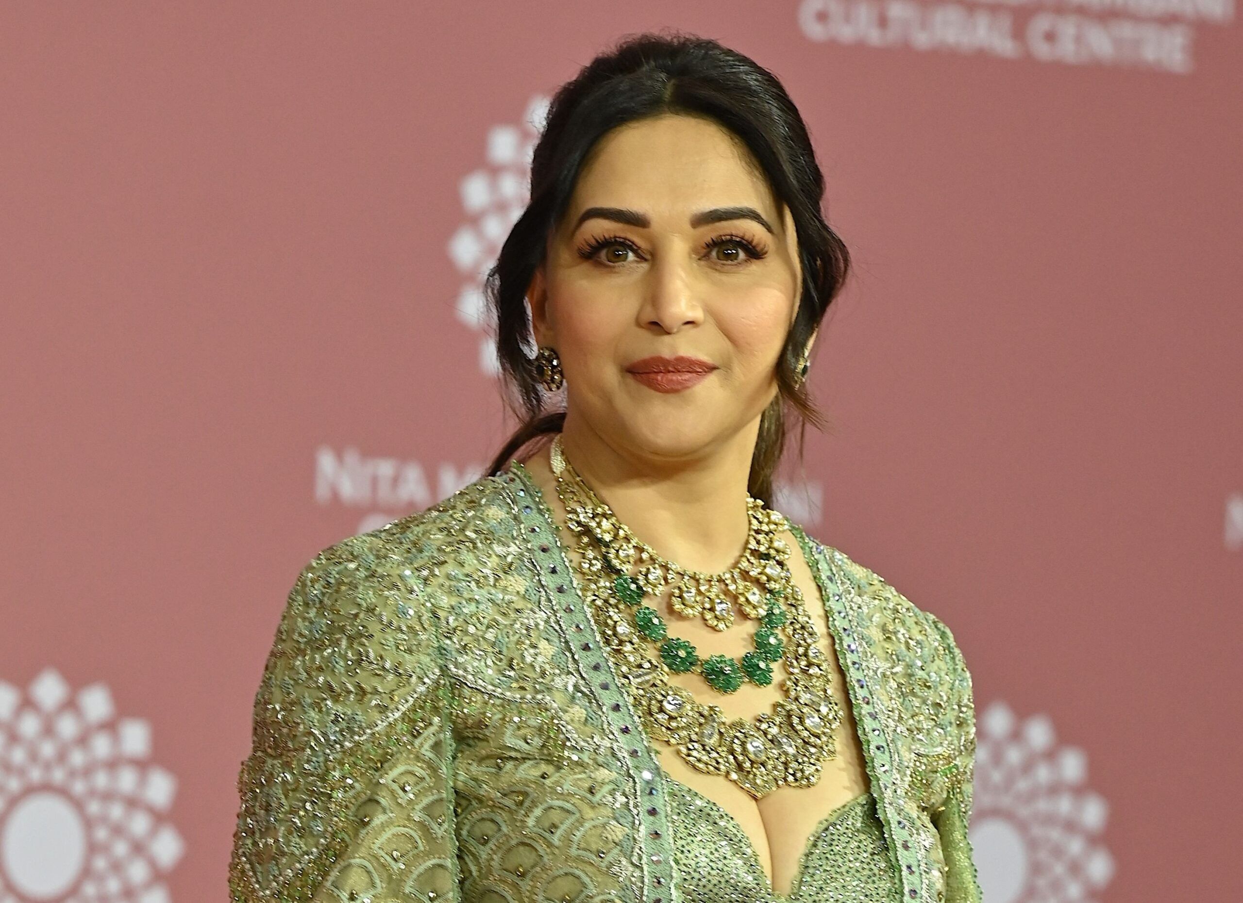 Madhuri receives 'Special Recognition for Contribution to Bharatiya Cinema' Award - EasternEye