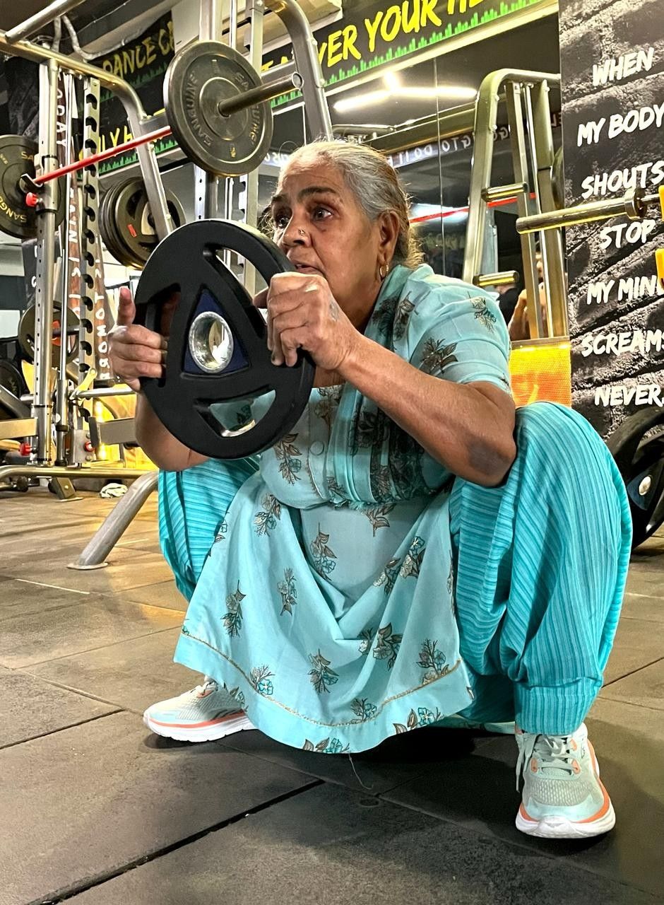 A gym workout with weightlifter mummy - EasternEye