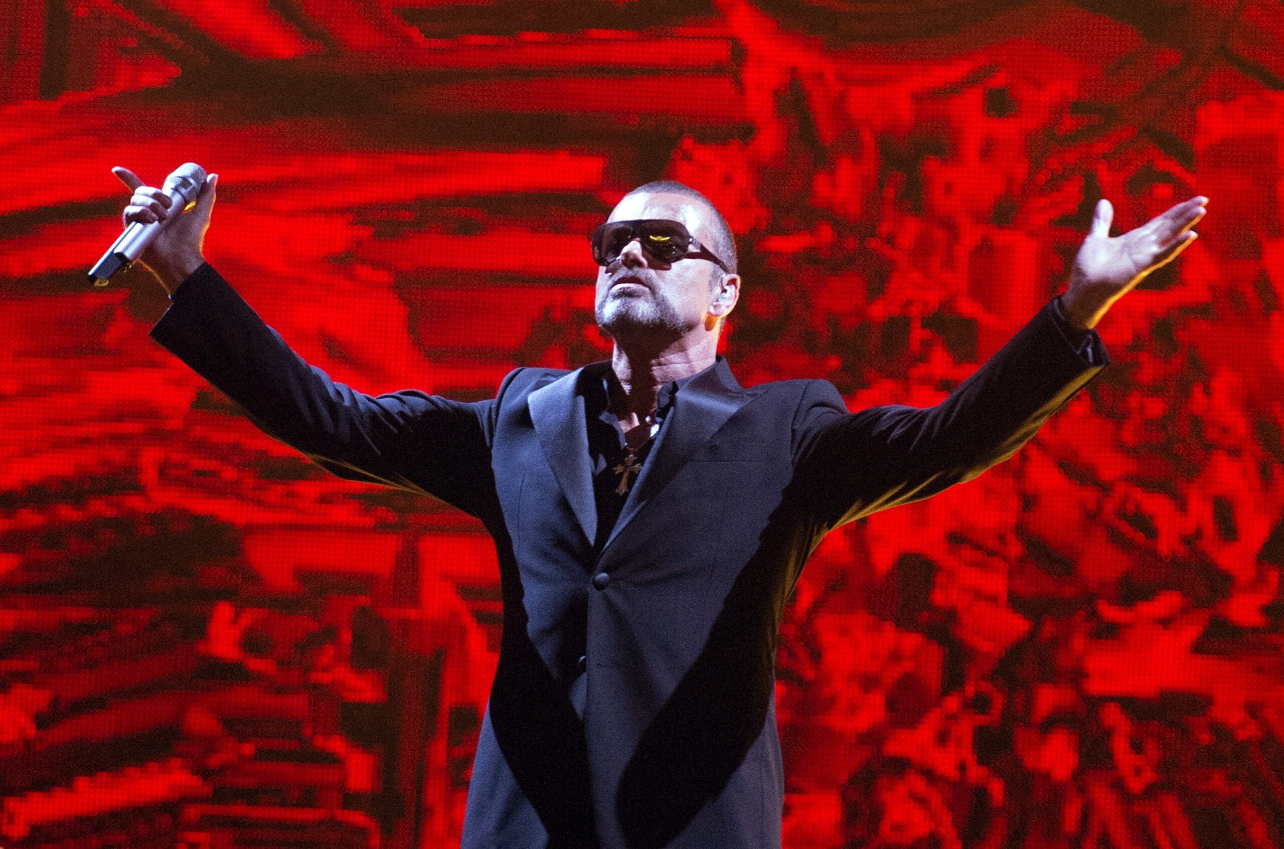 UK issues special coin to commemorate singer George Michael - EasternEye