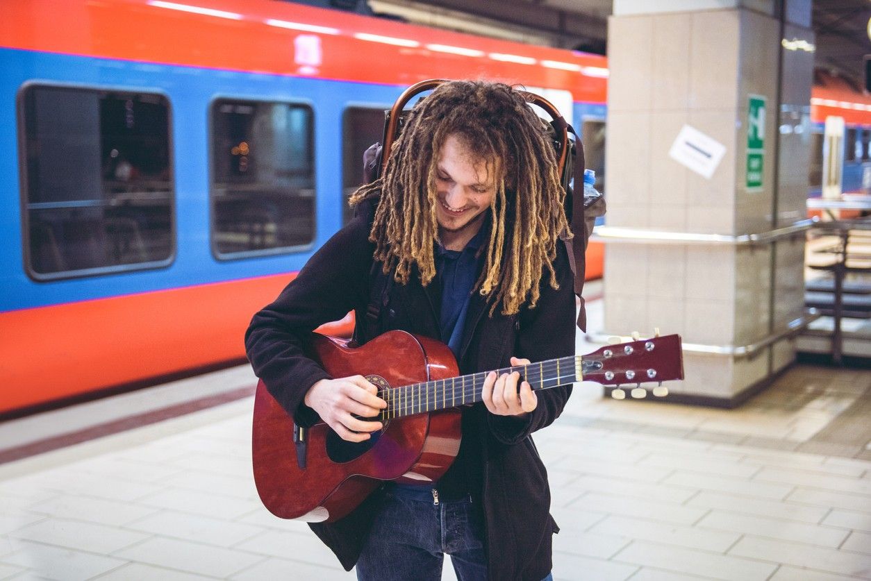 London Underground holds auditions for buskers to improve commuter ...