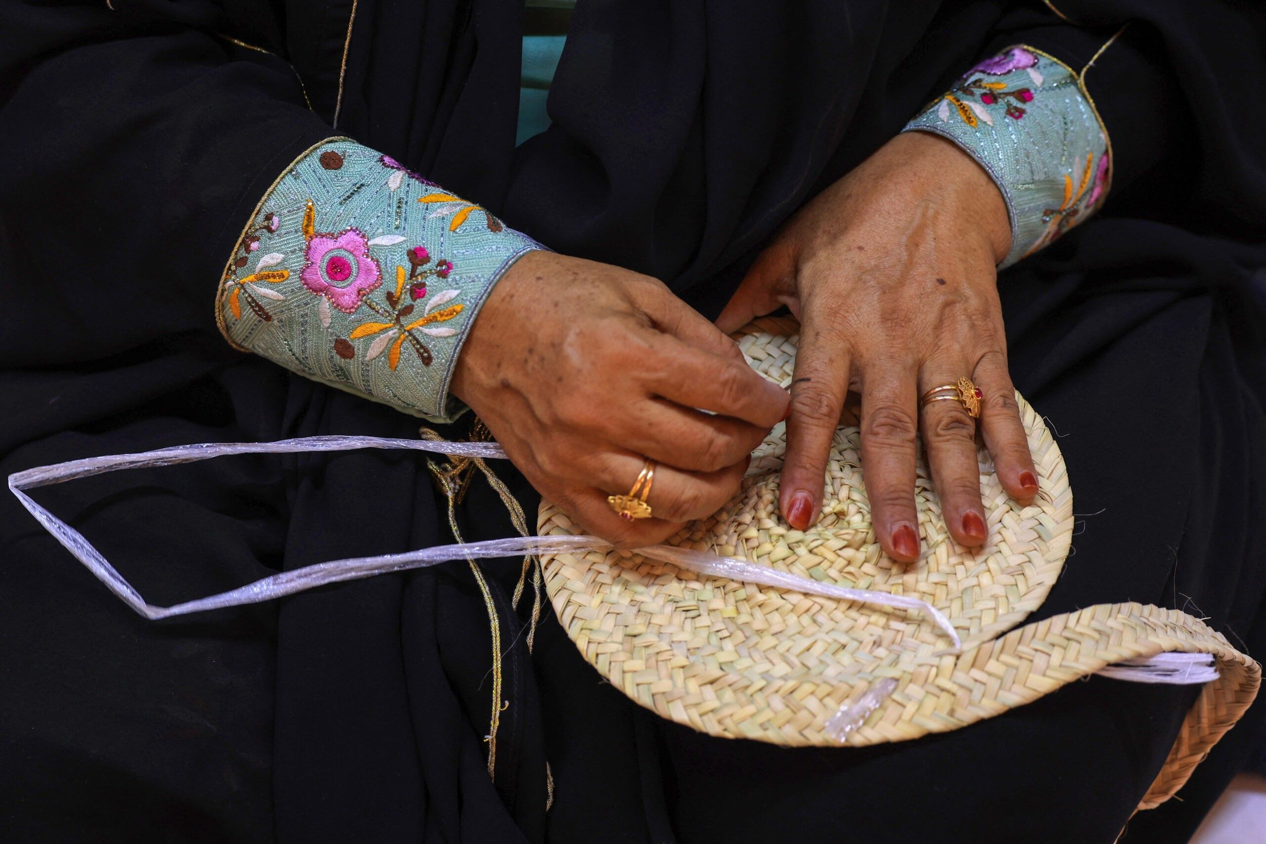 Emirati artisans fight to safeguard embroidery tradition called Al ...