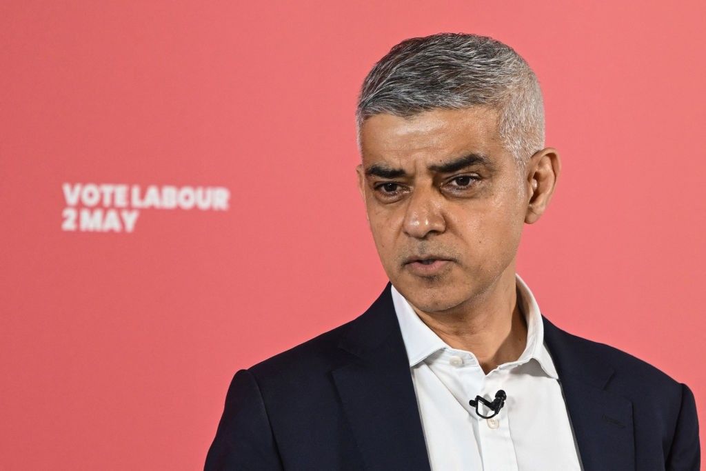 Khan apologises to chief rabbi for hinting at Islamophobia - EasternEye