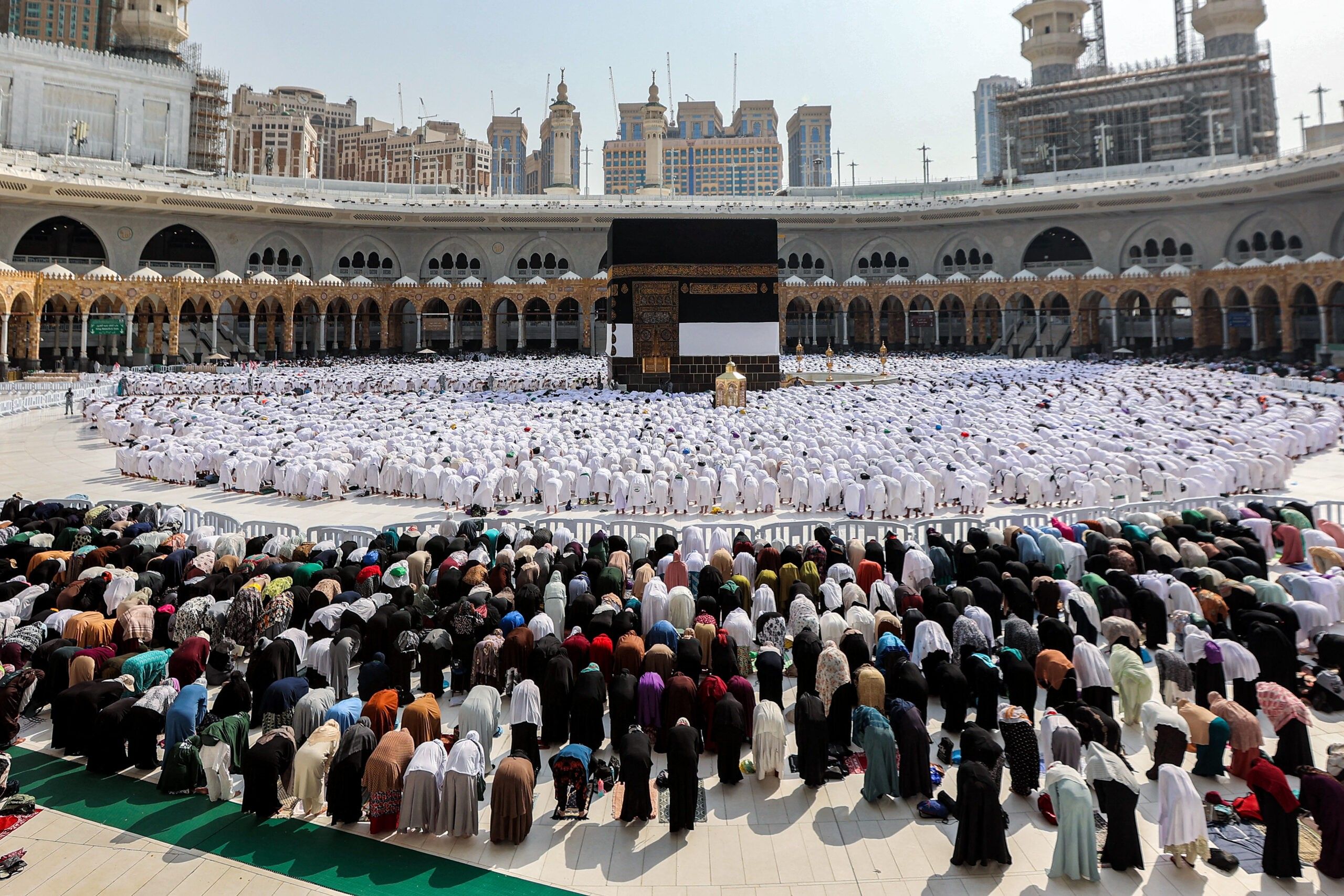 Illegal hajj pilgrims save money but risk arrest - EasternEye