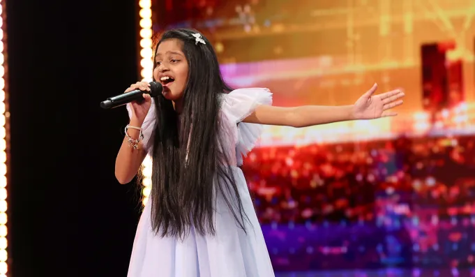 9-year-old Indian-origin girl wows American audiences with her singing talent - EasternEye