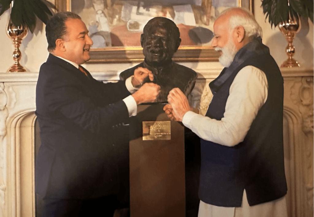 After Modi, sculptor creates Sunak’s likeness in bronze - EasternEye