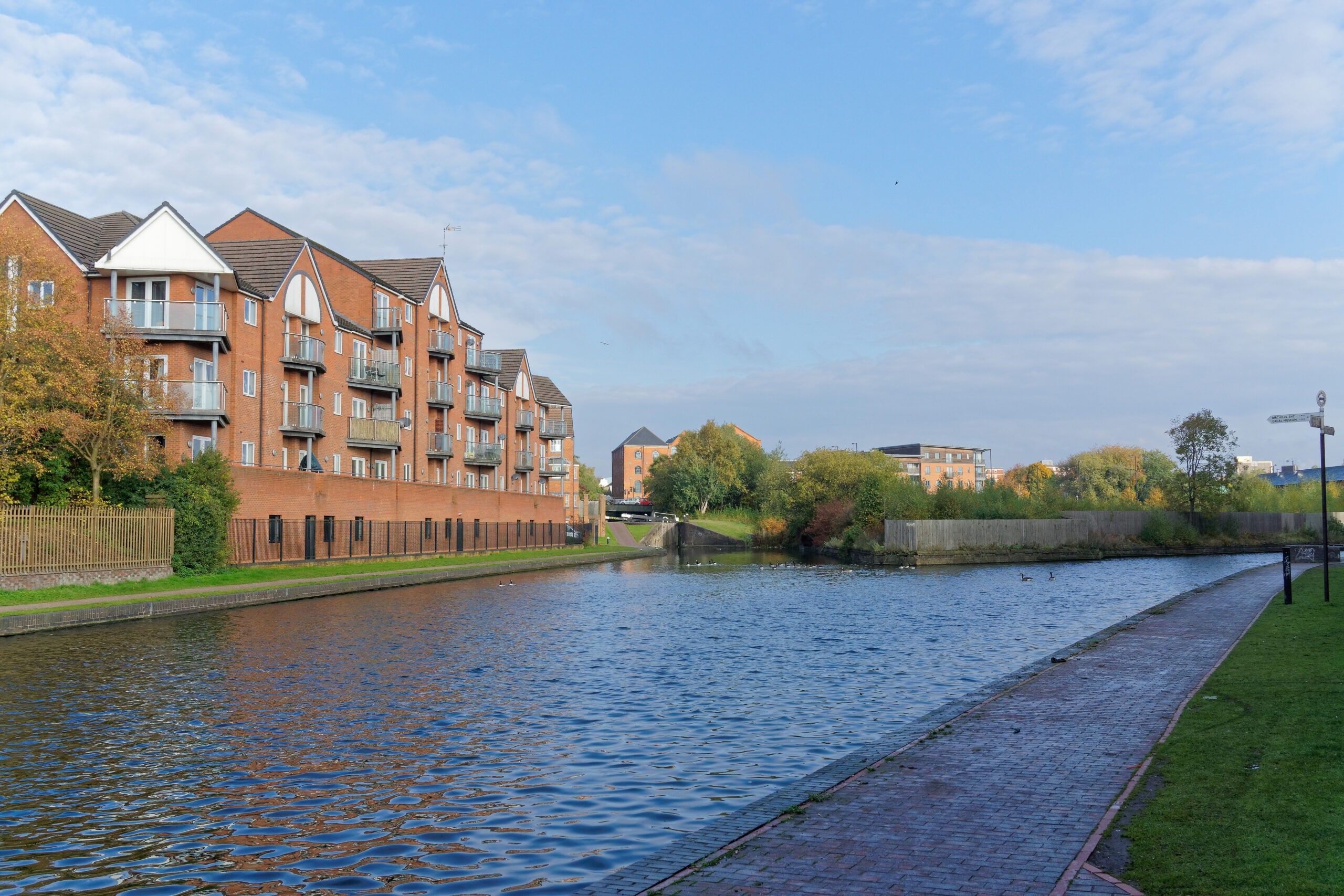 Major incident in West Midlands after cyanide spill in canal - EasternEye